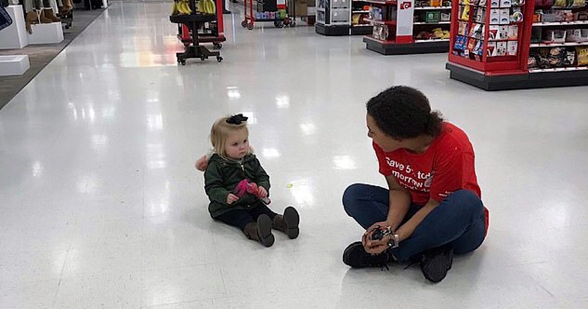 target-employee-helps-mom-after-toddler-throws-a-temper-tantrum-metaspoon